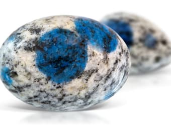 Azurite Gem Guide and Properties Chart | Gemstones.com